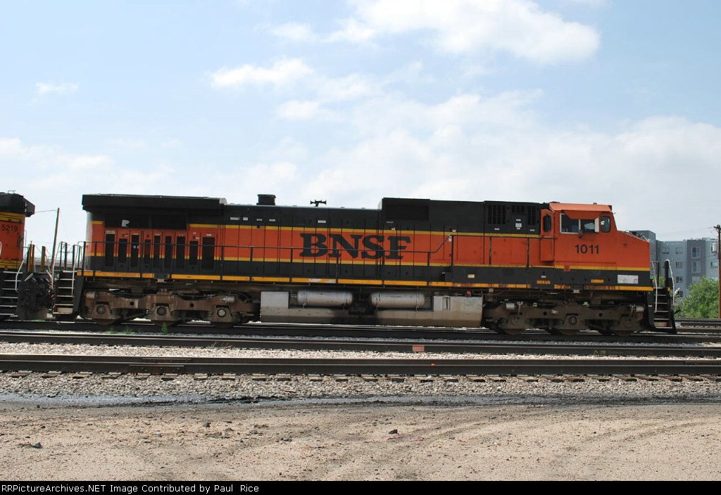 BNSF 1011